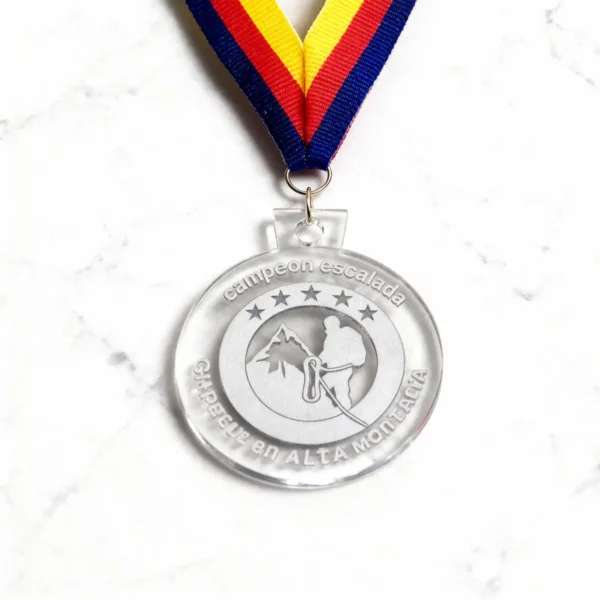Medalla acrílica personalizada | Elegancia y diseño único